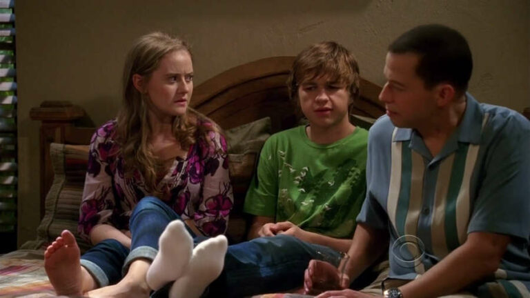 Macey Cruthird Feet (5 photos) Sexy Feets - Celeb Feets