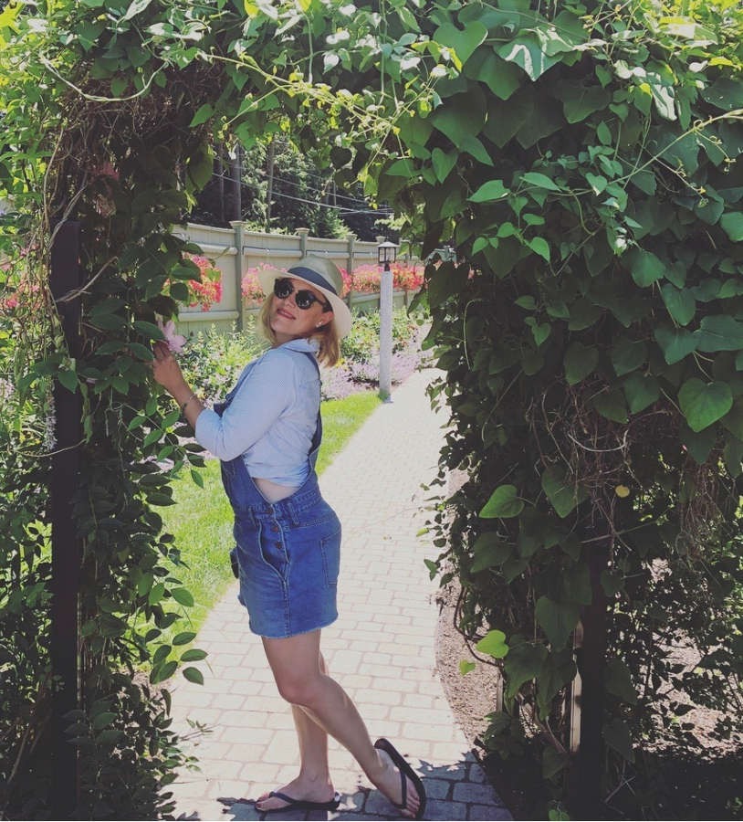 S E Cupp Feet (3 photos) Sexy Feets - Celeb Feets