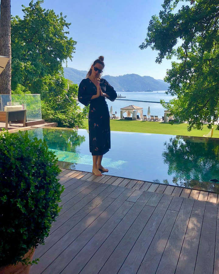 Seda Bakan Feet (1 photo) Sexy Feets - Celeb Feets