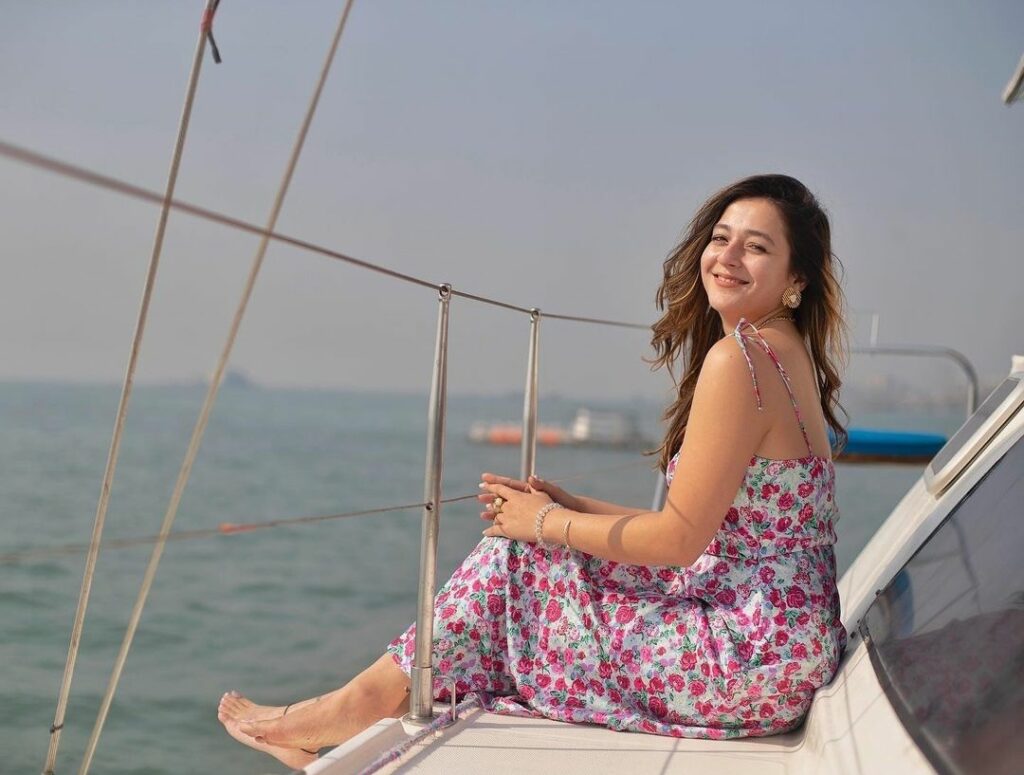 Priyal Gor Feet (3 pics) Sexy Feets - Celeb Feets