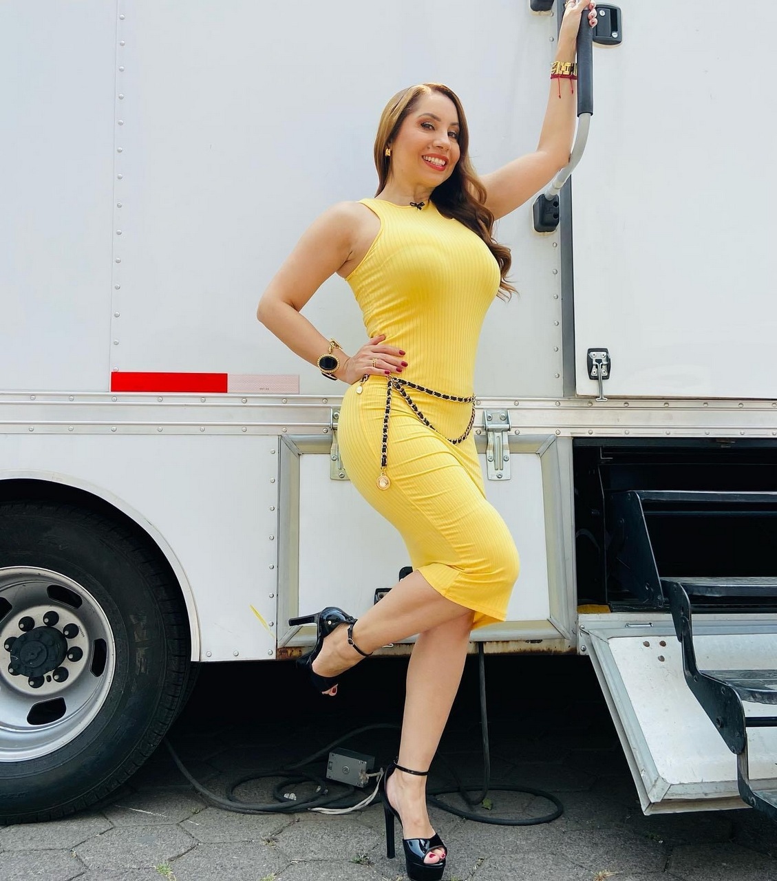 Brenda Angulo Feet (30 sexy photos) Sexy Feets - Celeb Feets