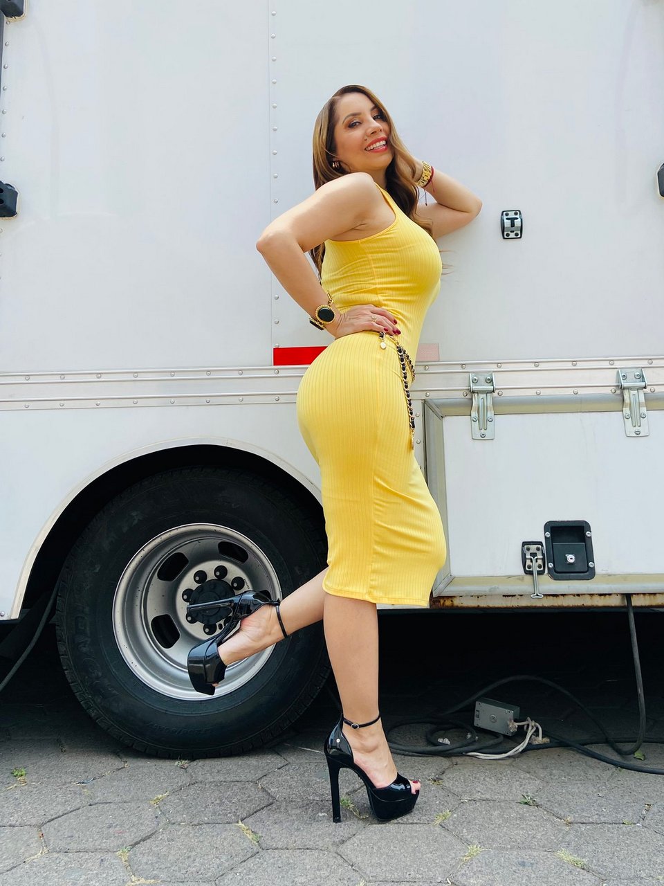 Brenda Angulo Feet (30 sexy photos) Sexy Feets - Celeb Feets